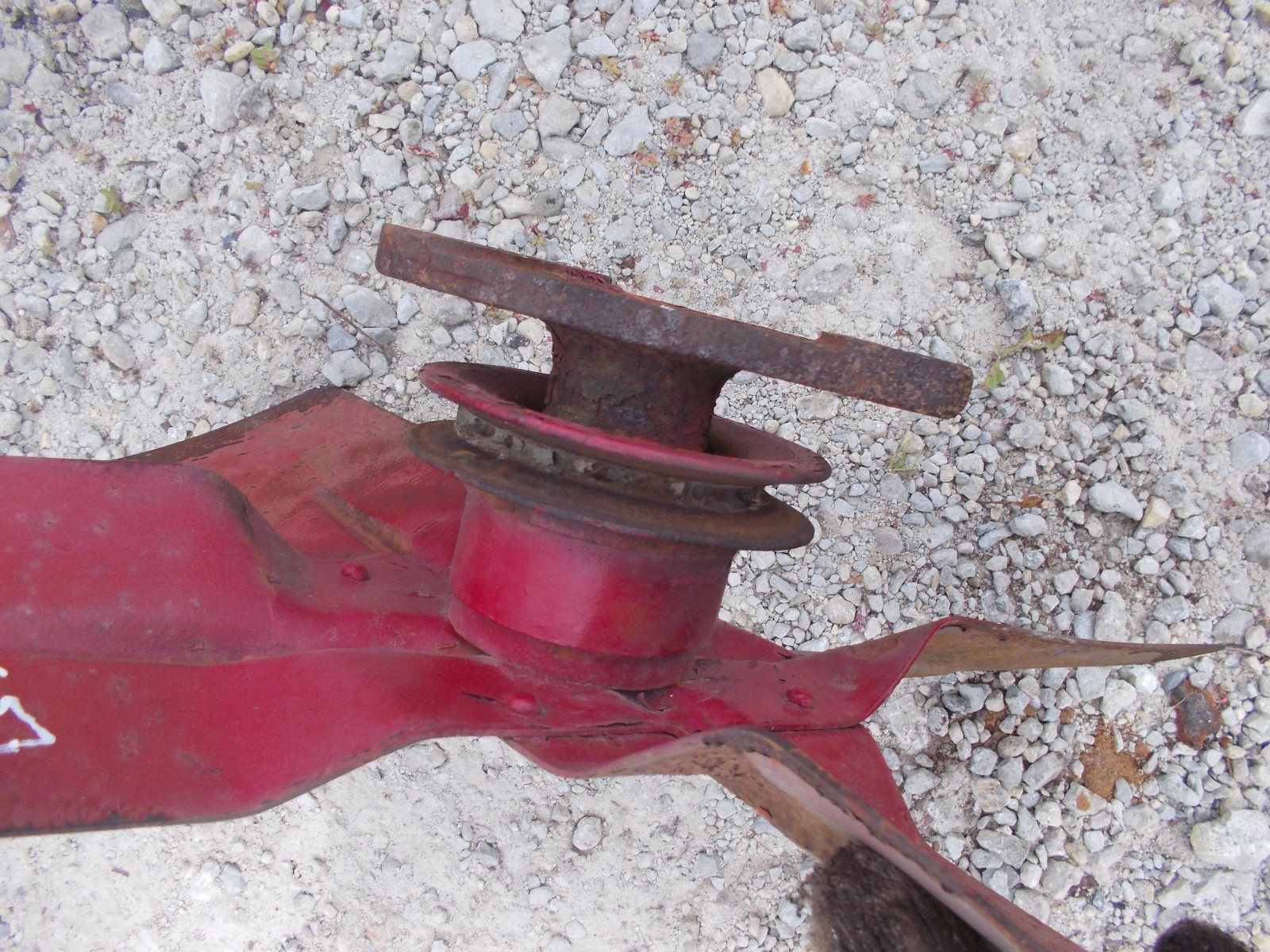 Farmall IH 560 tractor engine motor fan assembly & pulley mounting ...