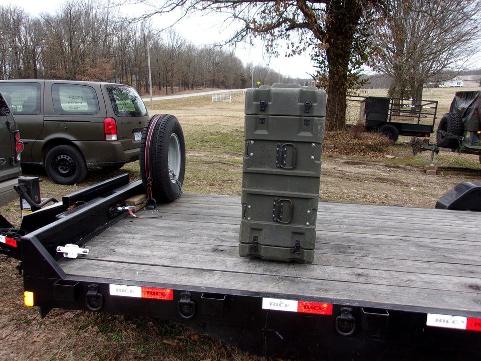 ONE MILITARY SURPLUS SOLAR SERVER RACK (NO BATTERY INCLUDED) MOUNT CASE ...