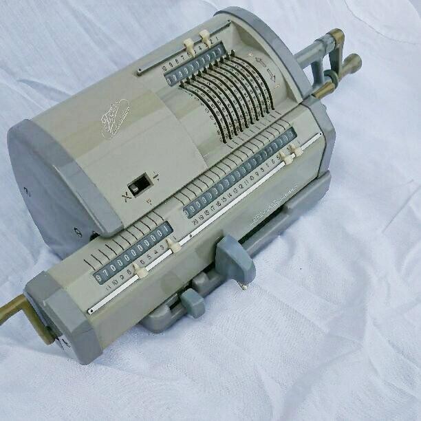 Hand Mechanical Calculator Antique Tiger Calculator 1965 Model Showa ...