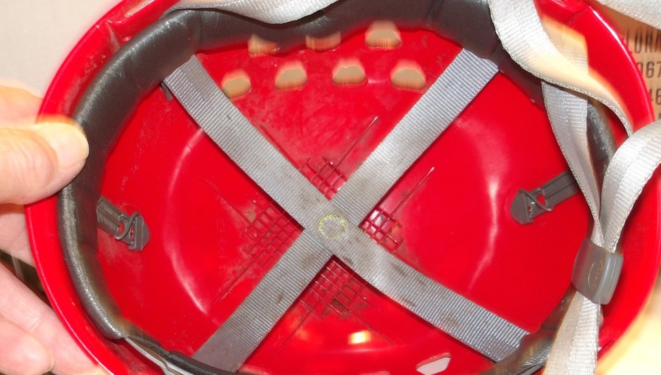 PETZL ECRIN ROC RED HELMET CLIMBING, CAVING, WHITEWATER , ETC - NICE ...