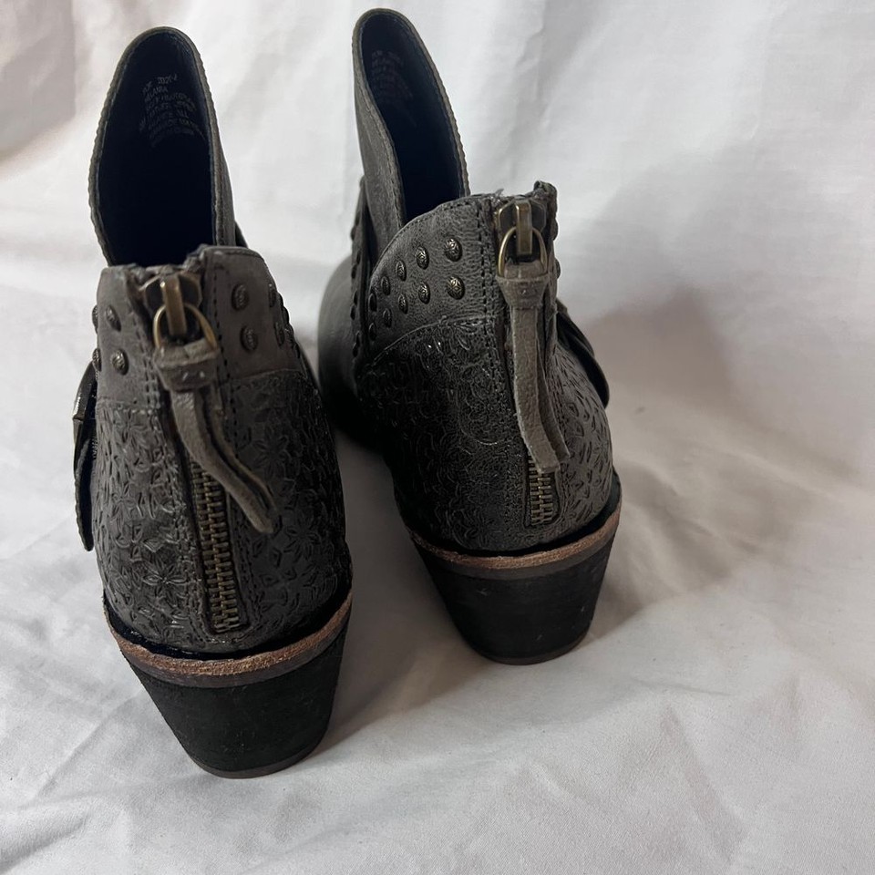 Halsa Melania Ankle Boot Womens Dark Gray Metal Studded Embossed Size 9 ...