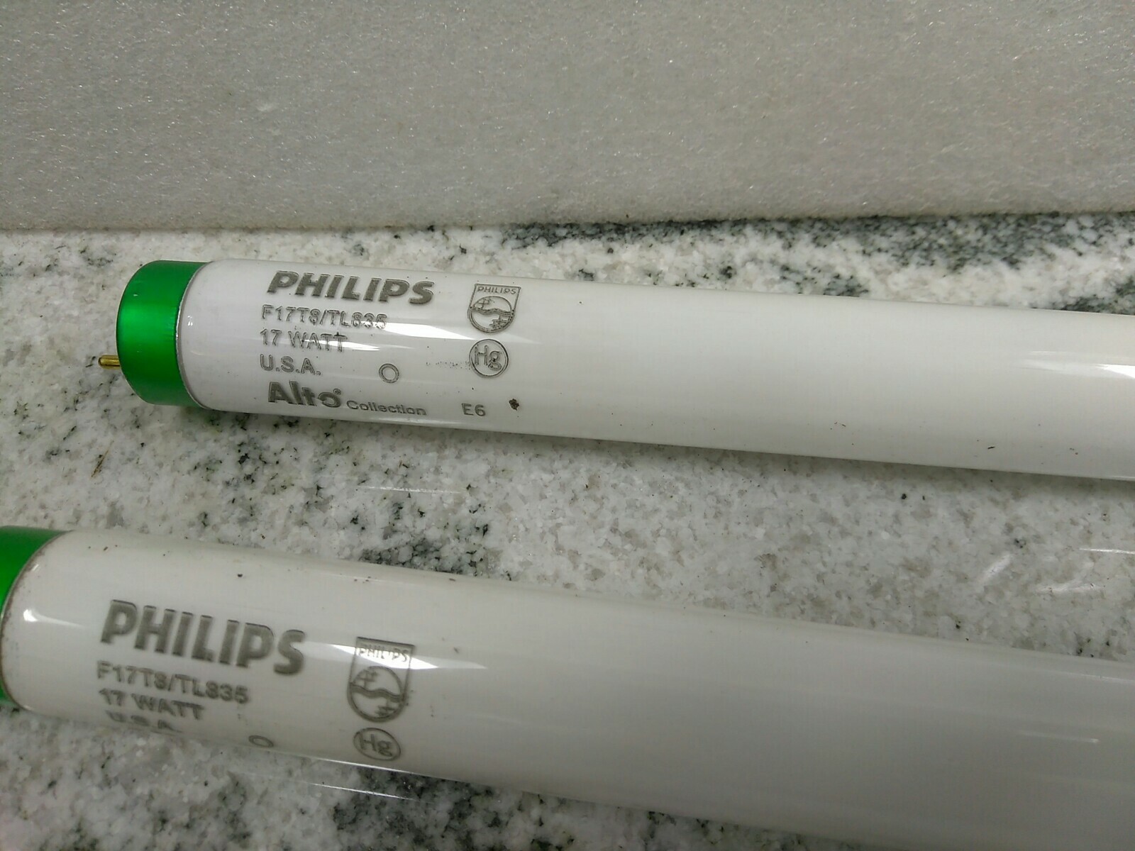PACK OF 2} PHILIPS F17T8/TL835/ALTO Linear FLUOR Bulb,T8,24" L,17W ...