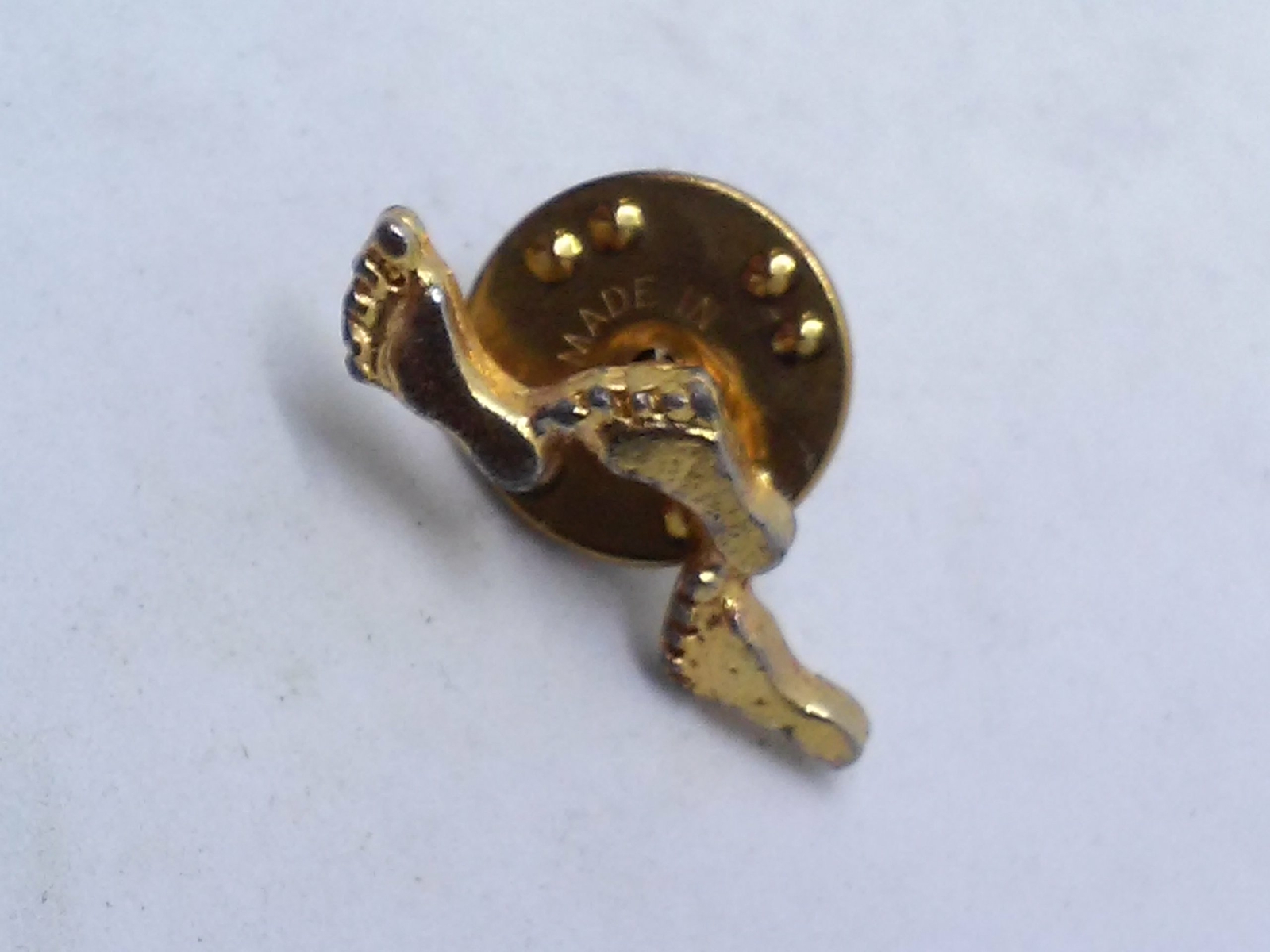 Vintage Footsteps Three Foot Lapel Pin - Gem