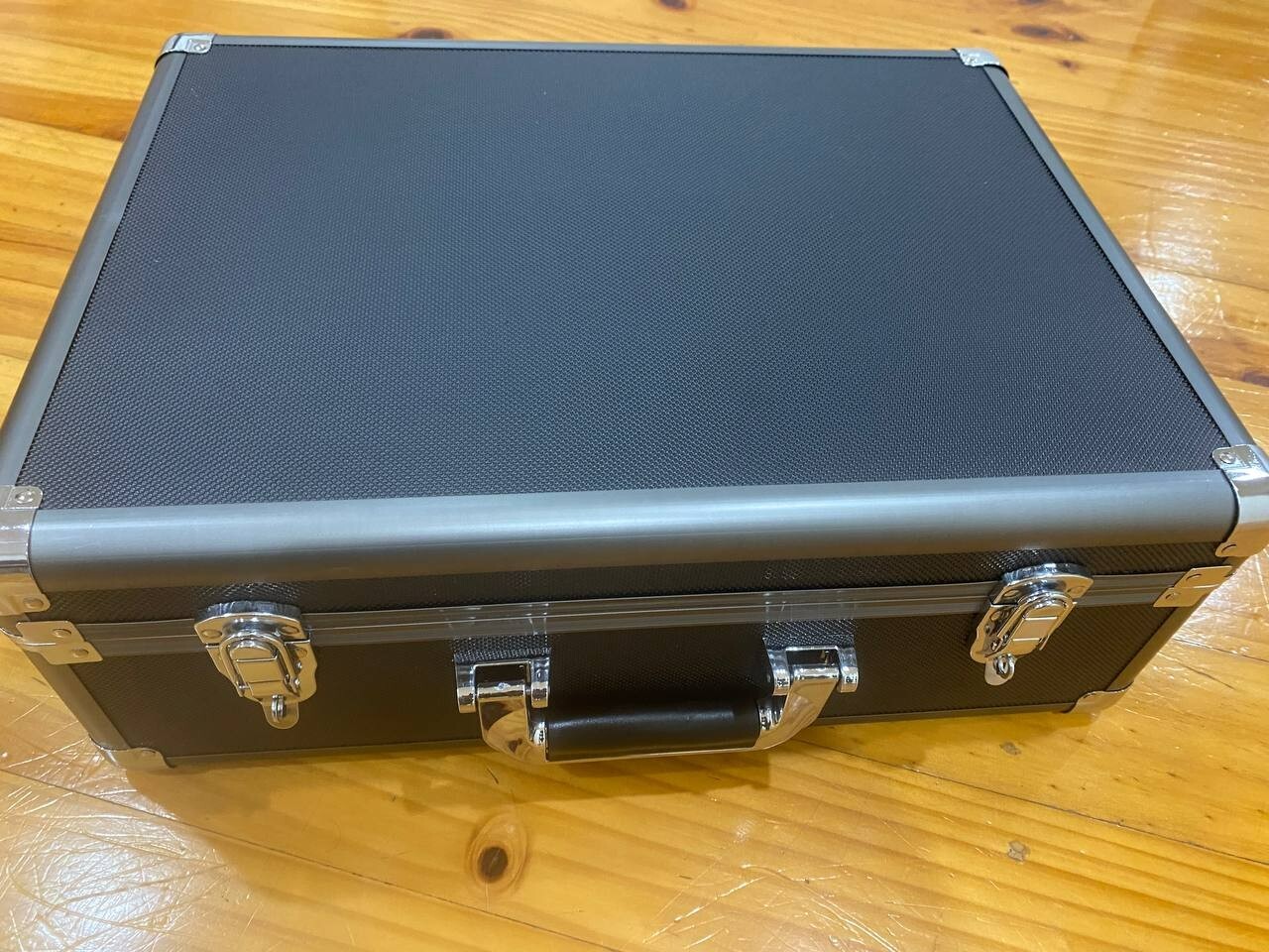 Camera Aluminium Hard Case with Foam Insert Carry Strap Lockable Large ...