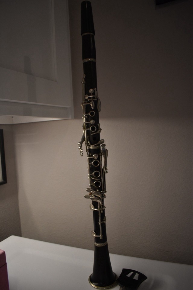 Selmer Signet 100 Clarinet, Vintage Wooden Includes Small Music Holder ...