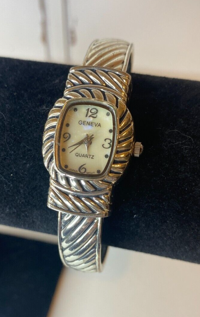 Geneva Quartz SW306 Silver Tone Cuff Style Women's Wrist Watch Japan ...