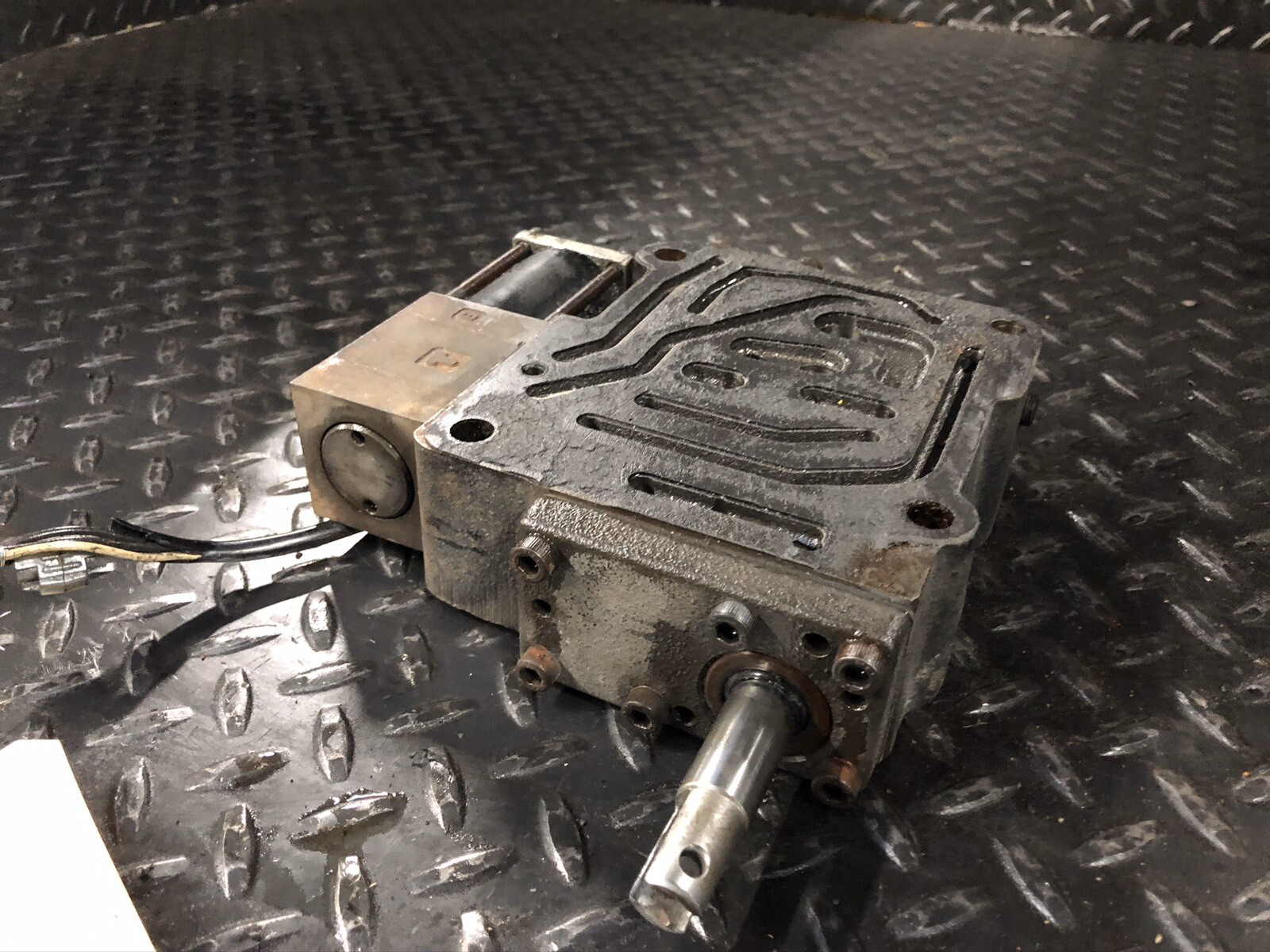 2021323 Transmission Control Valve Hyster S30XM Forklift Good Used ...