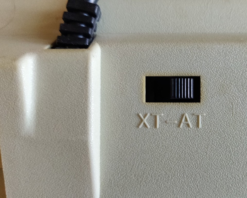 Chicony Mechanical XT/AT Keyboard KB-5161 E8H5IKKB-5161 NO MISSING KEYS ...