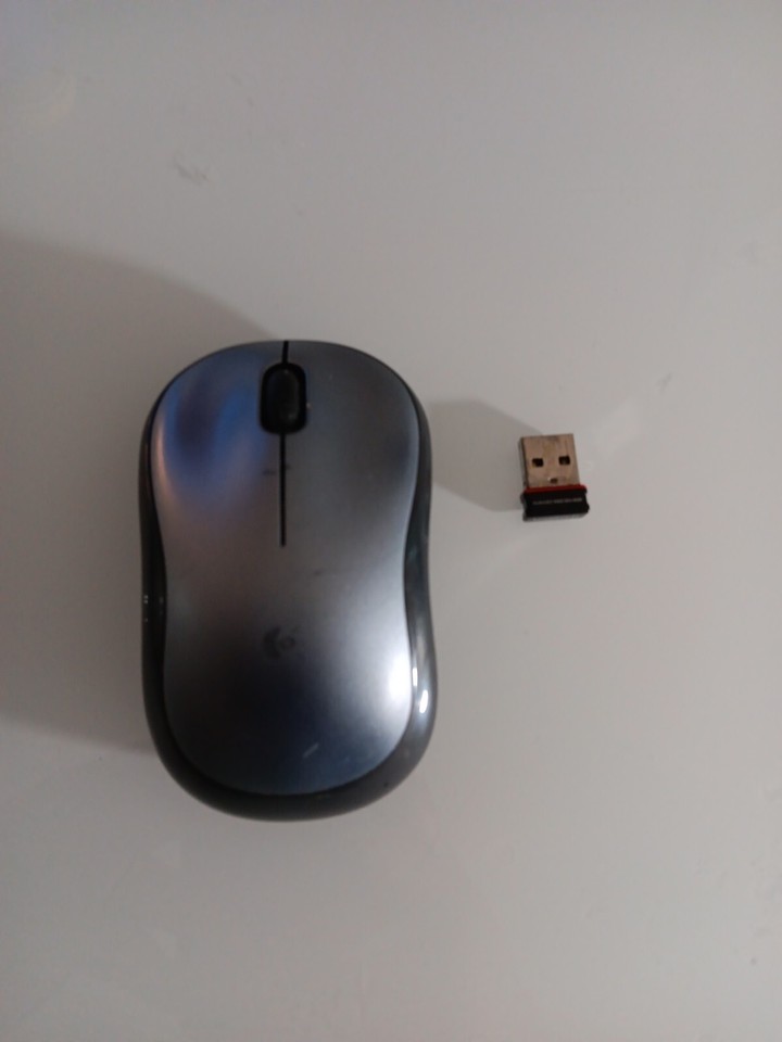 Logitech Wireless Mouse Computer Mouse USB Attachment Roller Ball / See ...