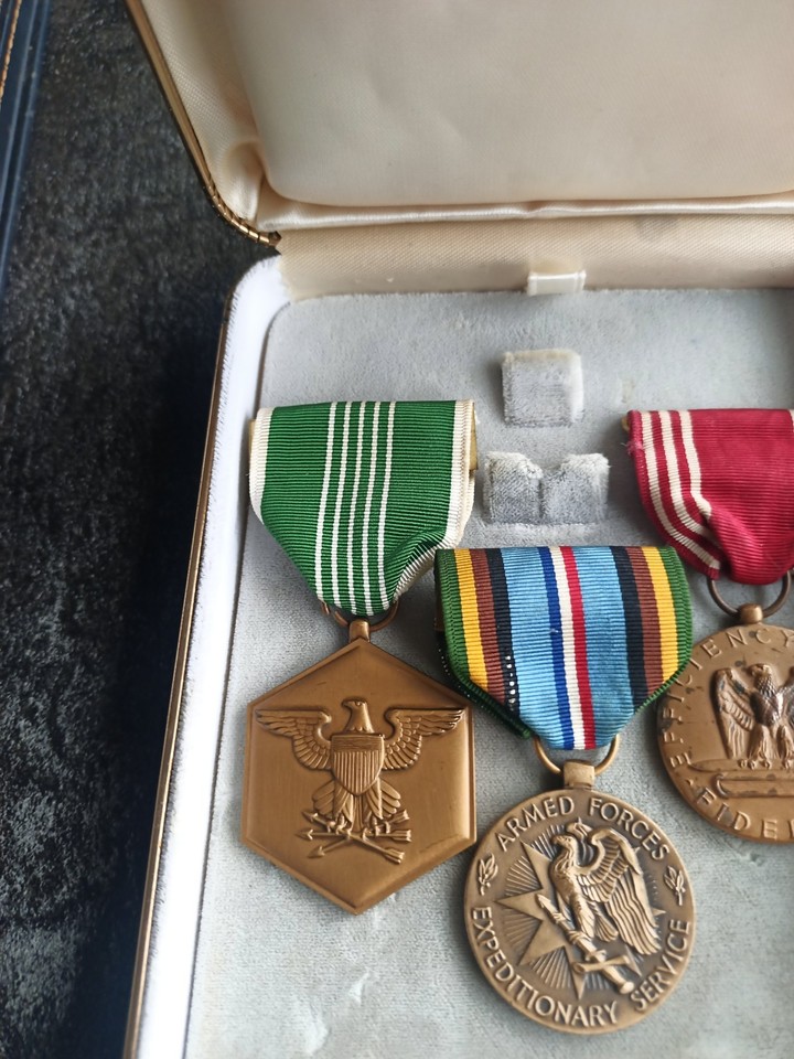 VINTAGE LOT MILITARY Merit Medal awards ribbons pins AIR FORCE Joint ...