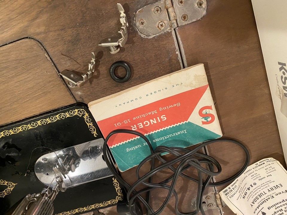 1950 Vintage SINGER 15-90 Sewing Machine In Hideaway Wood Table | eBay