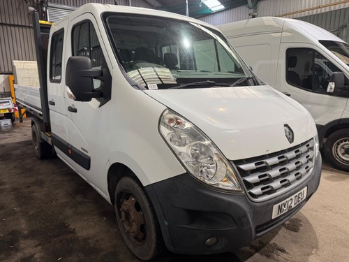 RENAULT MASTER CREW CAB TAIL LIFT 8 seater | eBay