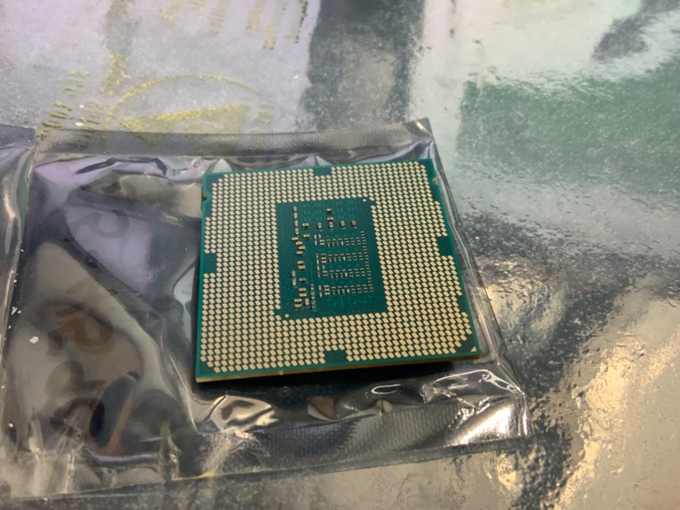 Intel Core i5-4590 Processor (3.3 GHz, 4 Cores, LGA 1150) - SR1QJ ...