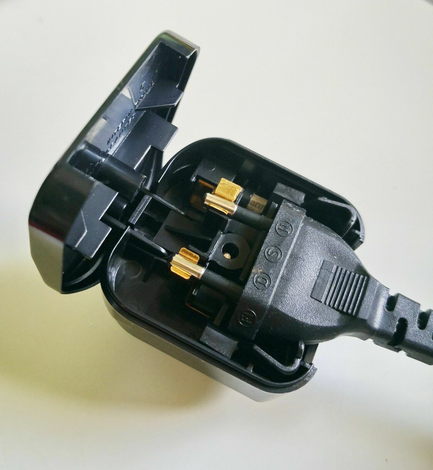 EU 2pin to UK 3pin Plug Power Adapter Converter Mains Fused Adapter ...