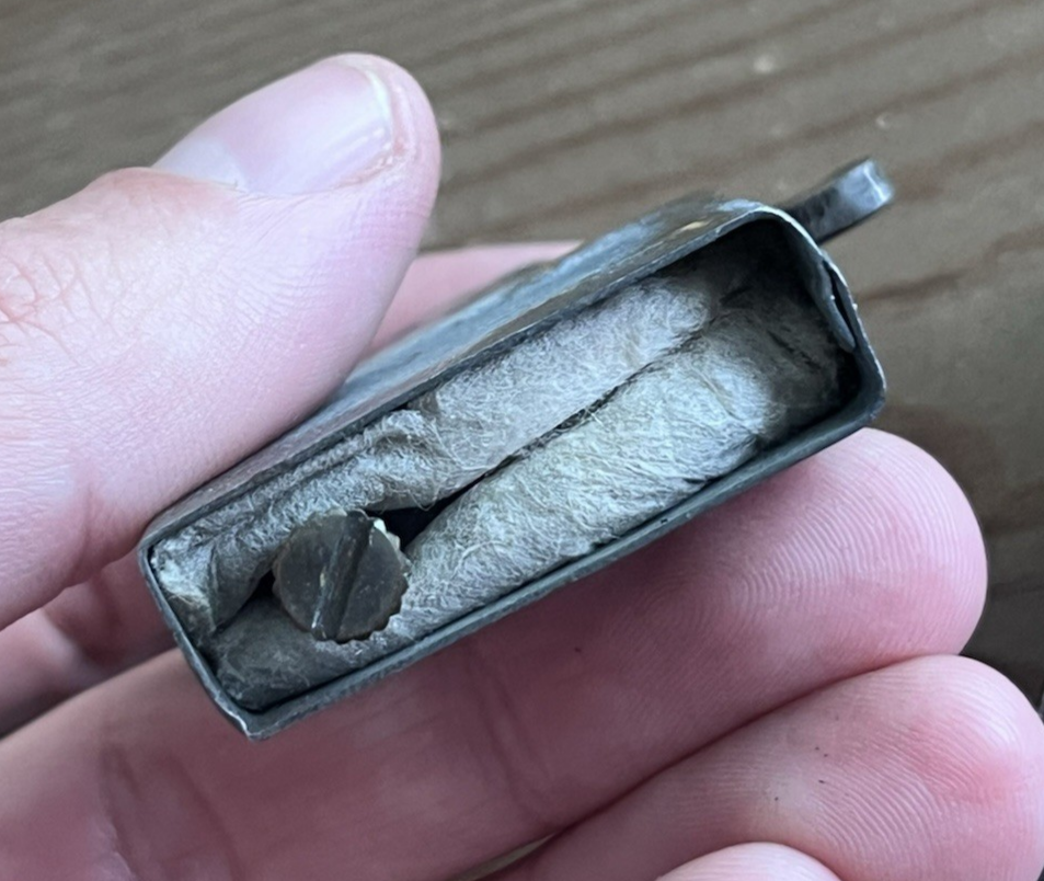 Vintage 1942-1946 Zippo Black Crackle Lighter WWII Pat. 203695 14 Hole ...