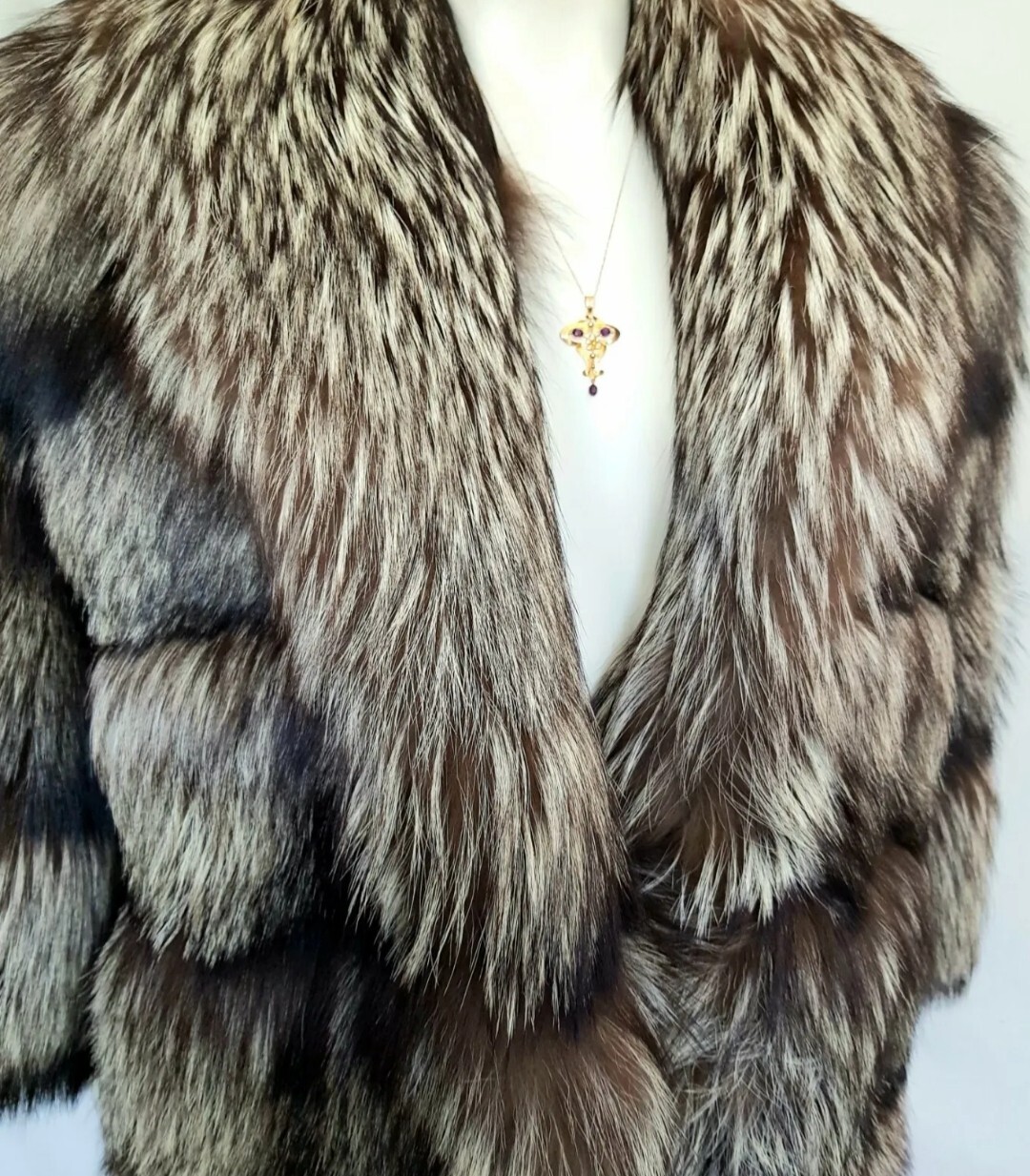 Real silver fox fur lady's luxurious Coat size 10 12 … - Gem