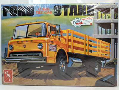 AMT Ford C-600 Tilt Cab Stake Truck 1:25 Kit (Sealed Parts, Open Box) # ...