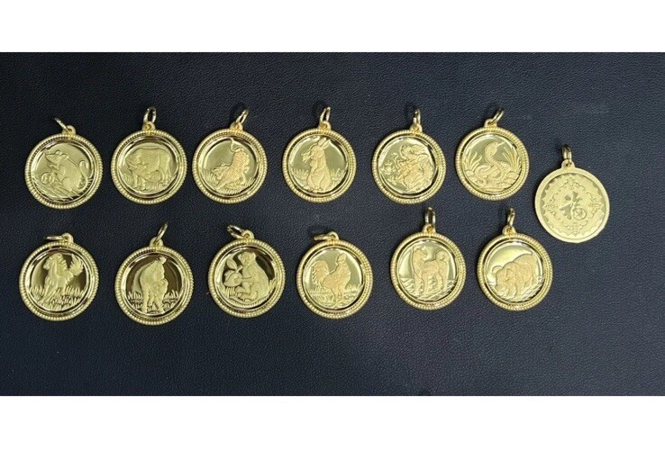 Zodiac Sign 24K Solid Gold Dragon Animal Round Shape Charm/ Pendant, 5. ...