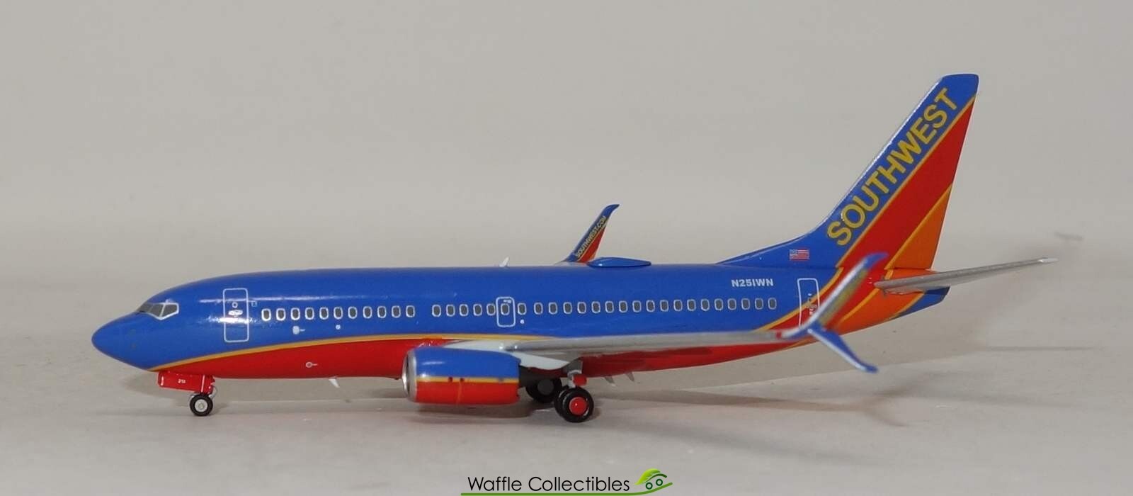 1:400 NG Models Southwest Airlines B 737-700 N251WN 85846 77022 ...