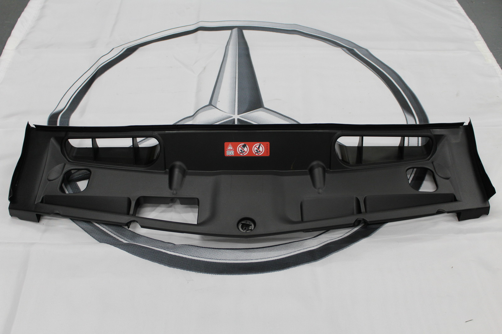 NEW Genuine Mercedes-Benz W204 C-Class Plastic Top Blower Fan Shroud ...