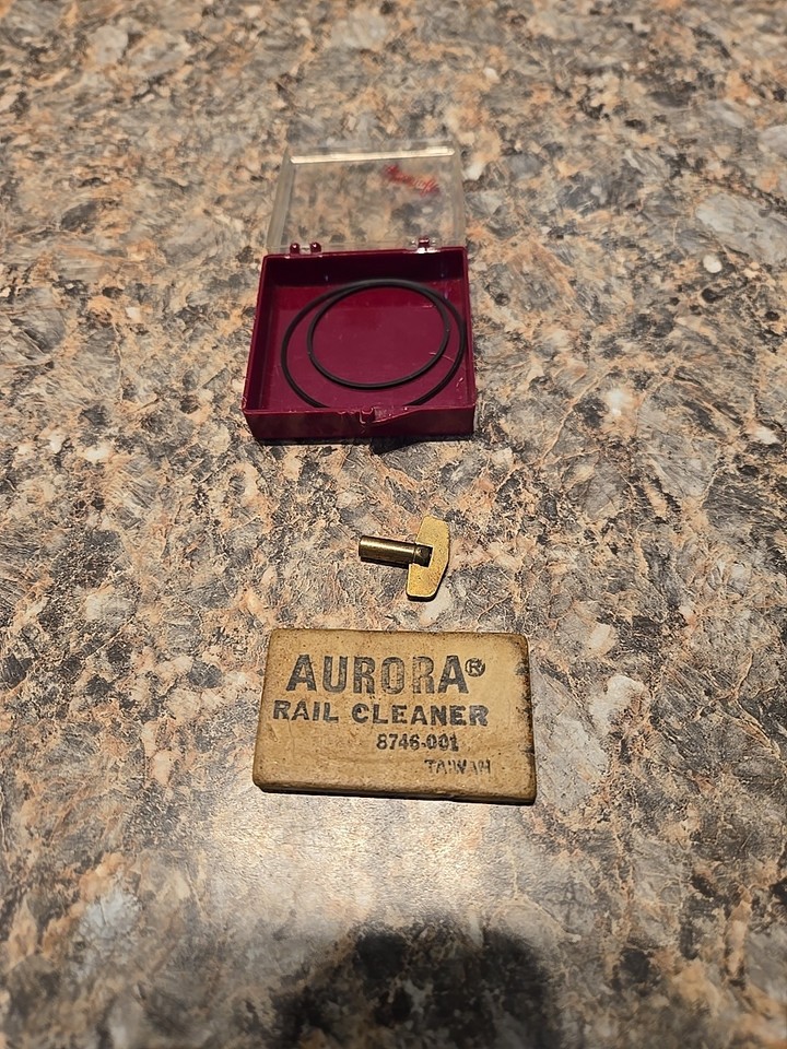 Aurora Afx Model Motoring Original Track Rail Cleaner 8746 HO Slot Car ...