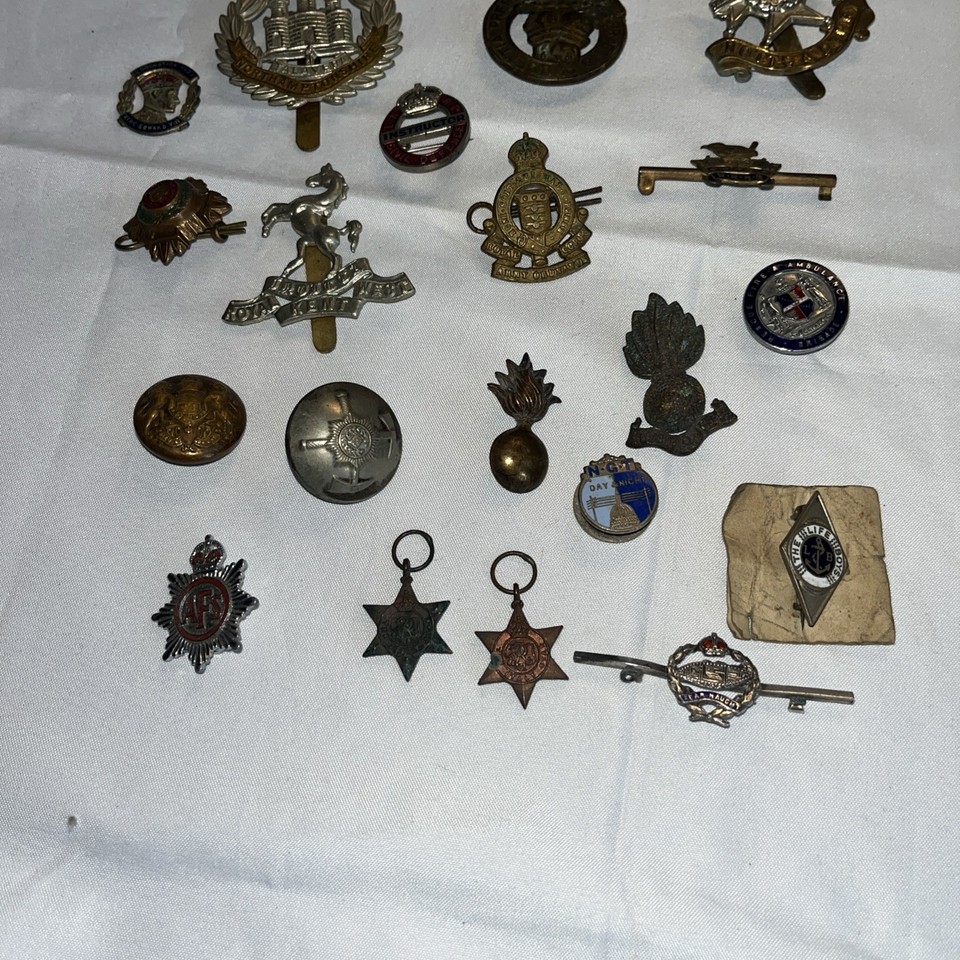 Job lot of WW1-2 Cap badges Silver Fearnaught Sweetheart Brooch Egypt ...