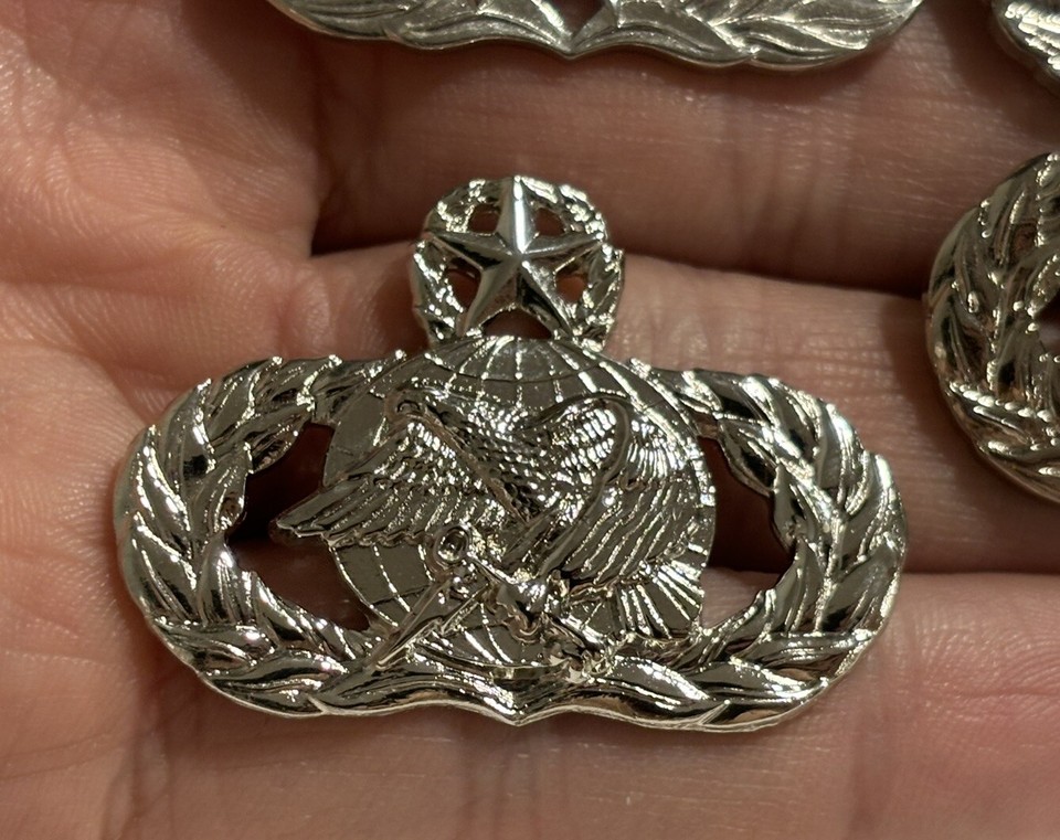 Lot Of 4 USAF Air Force Badges Military Insignia Pins | eBay