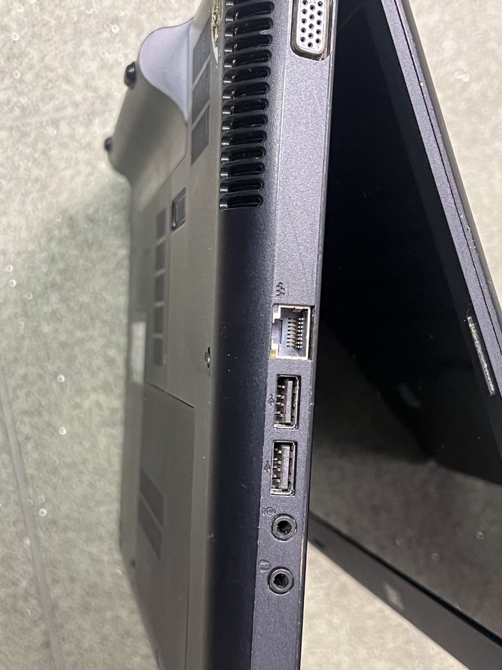 HP G56 Laptop windows 10 320gb HDD 3GB ram, intel 2.10ghz 15.6" screen ...