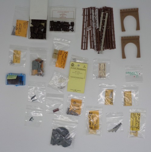 Z Scale Train Grouping Of Miscellaneous Items For A Layout Details ...