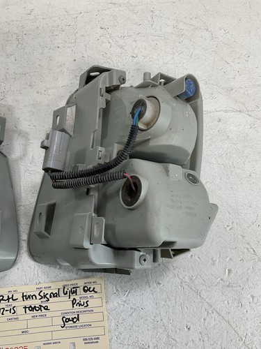 2012 2015 TOYOTA PRIUS LEFT & RIGHT SIDE TURN SIGNAL LIGHT PAIR OEM | eBay