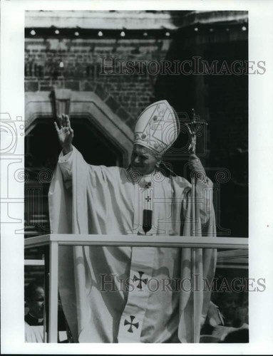 1983 Press Photo Pope John Paul II waving to the crowd - noc88165 | eBay