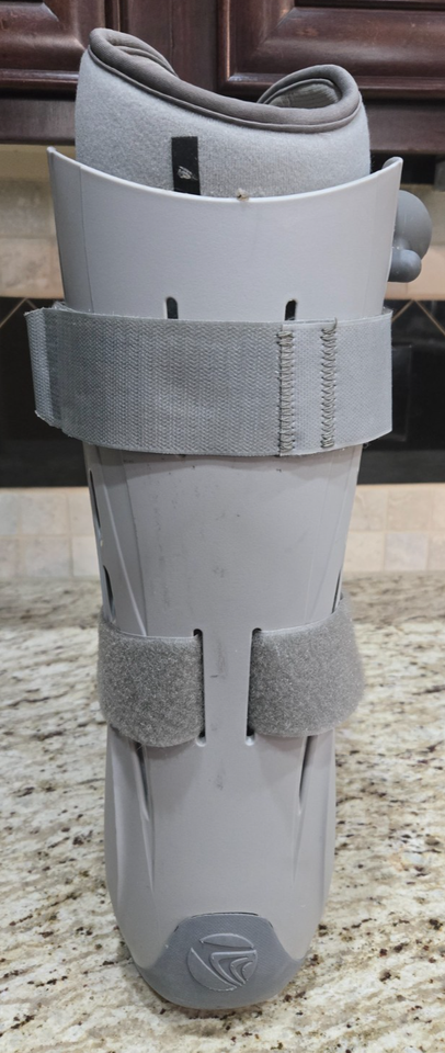 Breg Genesis Tall Orthopedic Walker Boot 3 Strap w/Pump Size Large ...