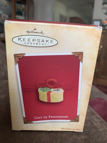 NEW GIFT OF FRIENDSHIP, 2004, HALLMARK CHRISTMAS KEEPSAKE ORNAMENT ...