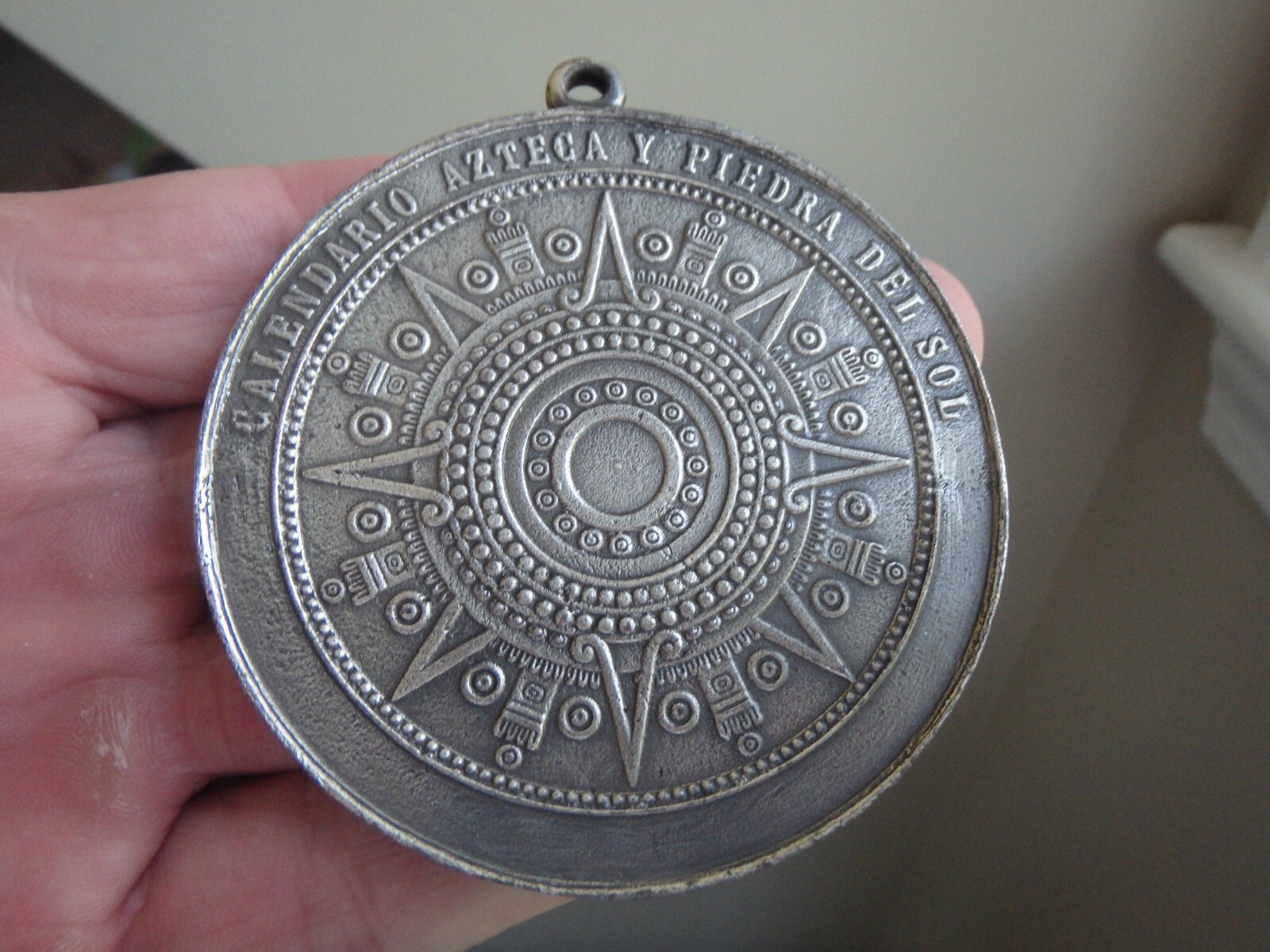 CALENDARIO AZTECA Y PIEDRA DEL SOL MEDALLION Aztec Calendar Medal Coin ...