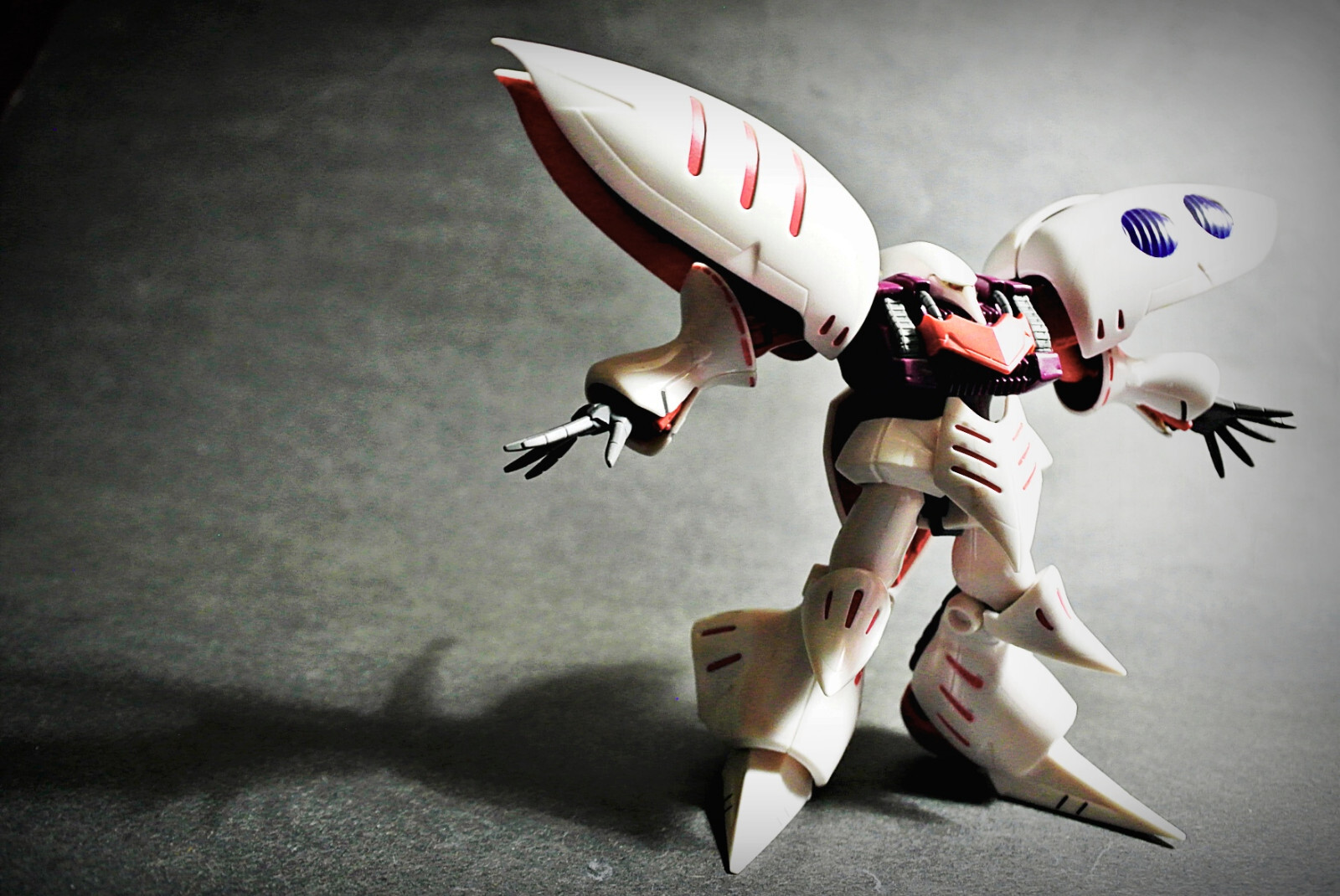 USA BANDAI Gundam Zeta HCM Pro 1/200 AMX-001 Qubeley Axis Prototype ...