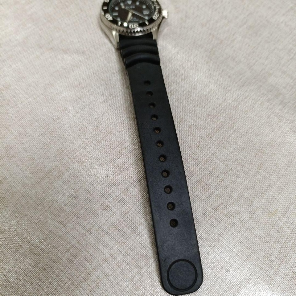 Seiko ALBA Solar Quartz Diver Watch 200M Waterproof Model V147 0AN0 ...