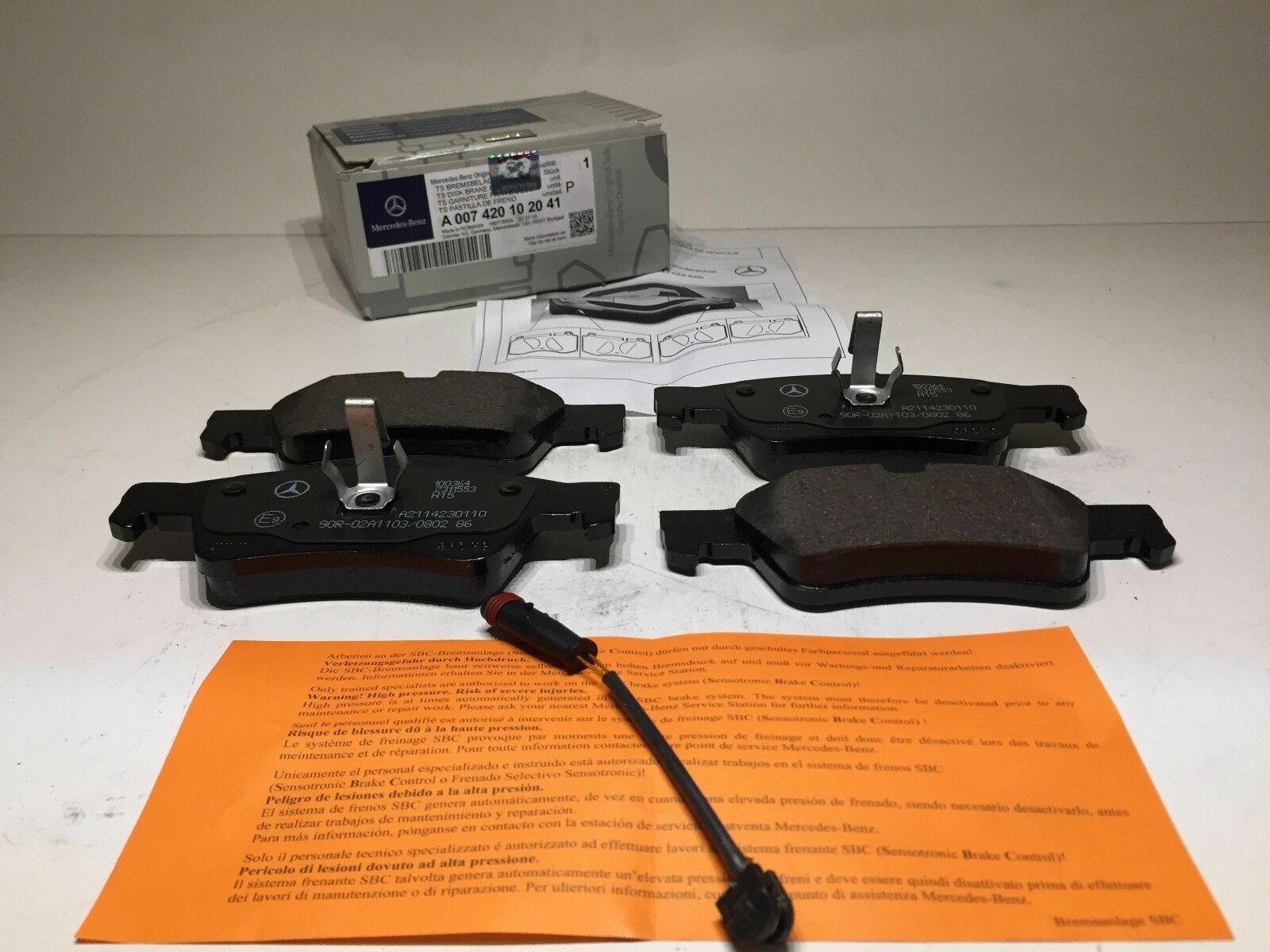 Front & Rear Brake Pads Sets & Brake Sensors For Mercedes W164 W211 ...