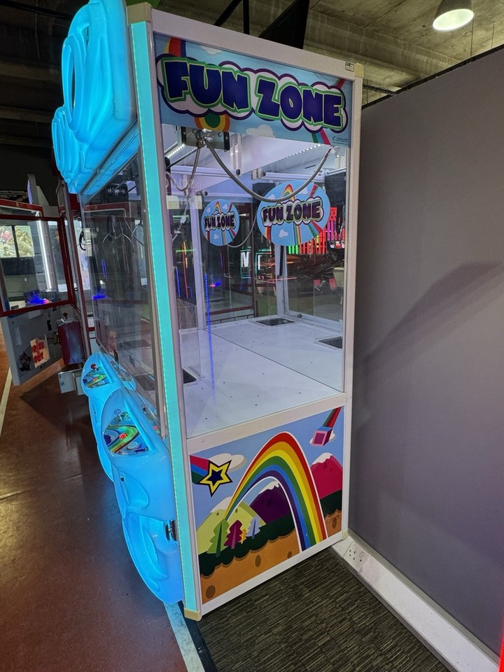 FUN ZONE! 2 PLAYER ARCADE TOY GRABBER MACHINE- TOY CLAW AMUSEMENT PRIZE ...