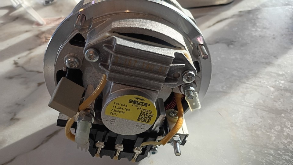 New genuine Deutz 01183858 0118-3858 12V 60A alternator | eBay