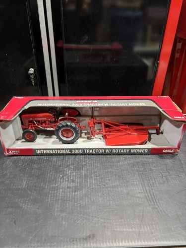 INTERNATIONAL 300U TRACTOR & Rotary Mower 1/16 WF MIB UTILITY IH 2006 ...