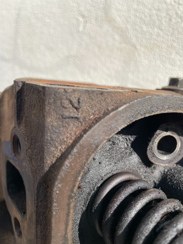 1987-1995 Ford SBF 5.0 302 HO E6SE Cast Iron Cylinder Heads OEM KIDNEY ...