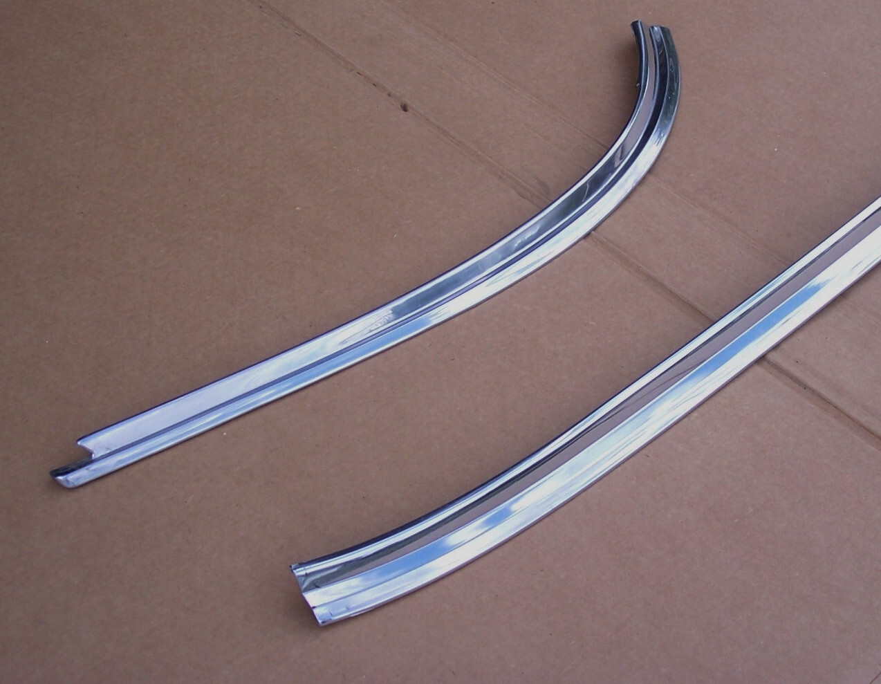 63 64 IMPALA LESABRE WILDCAT OLDS F85 REAR WINDOW GARNISH REVEAL TRIM ...