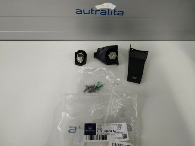 NEW OEM MERCEDES-BENZ R Right Headlight Bracket Repair Set W251 ...