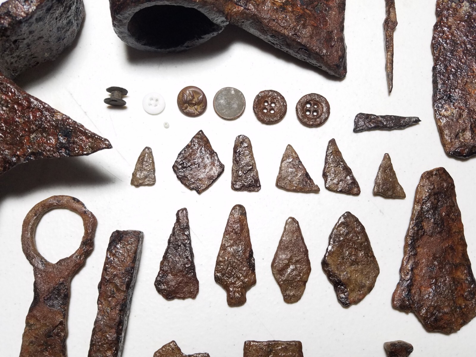 Lot of 55+ Nebraska Pawnee artifacts arrowheads scrapers hoes fur trade ...