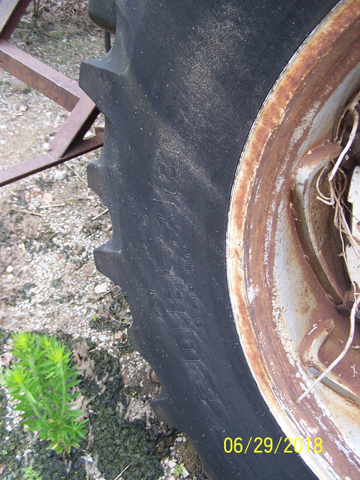 20,8 X 38 SET OF TIRES & RIMS SPIN OUT RIMS, AC,FORD,JOHN DEERE,MASSEY ...