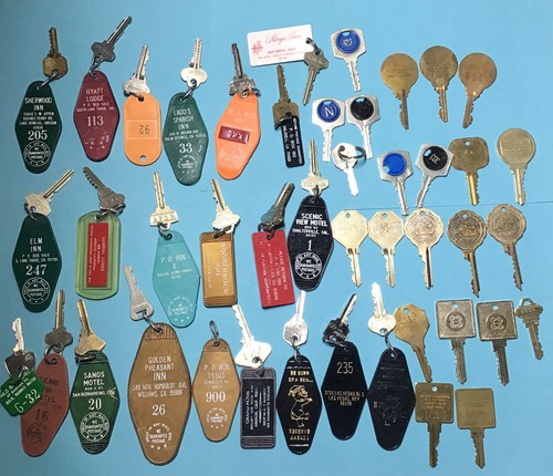 Vintage Hotel Motel Keychains Lot Of 43 Assorted Locations Keys ...