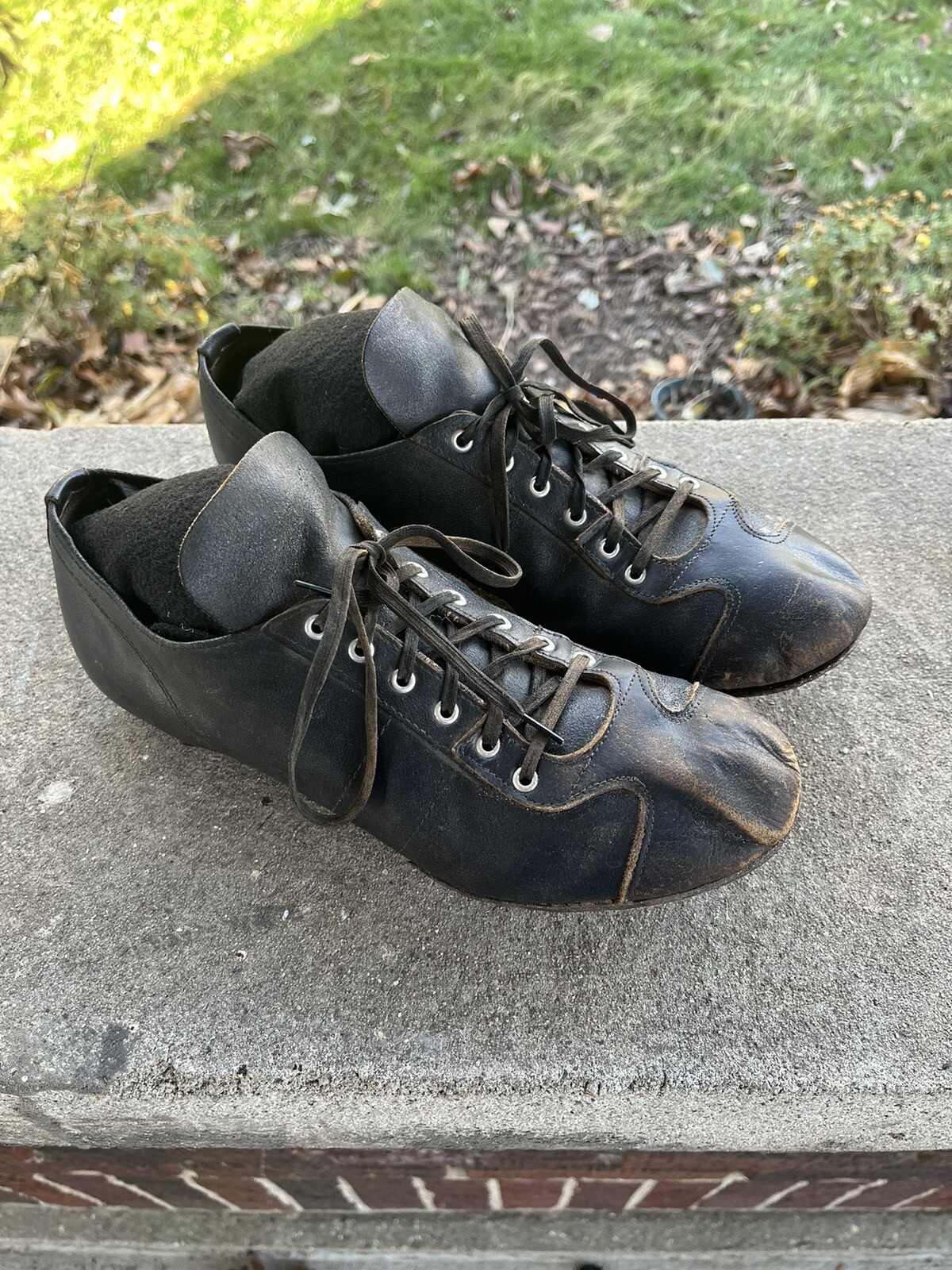 WH Brine Mass Vintage antique size 8 leather baseball cleats spikes ...