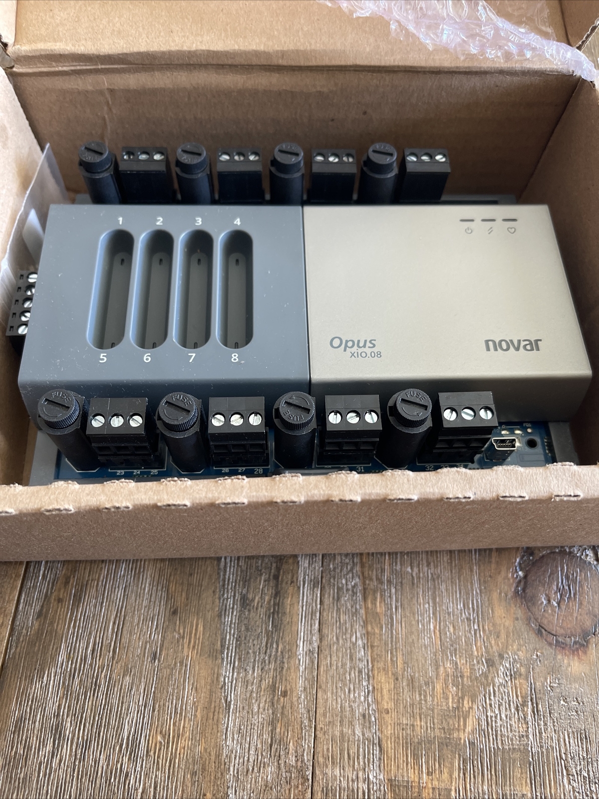 Novar Opus XiO.08 Control Unit XIO-8DO-B with override switches for ...