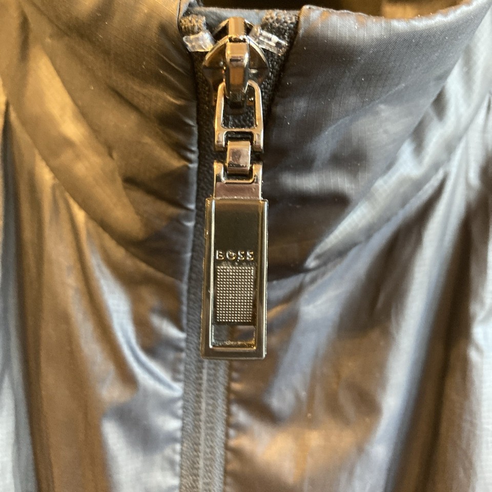 RRP £229! Mens Hugo Boss Arm Patch Logo Luxury Designer Small | eBay