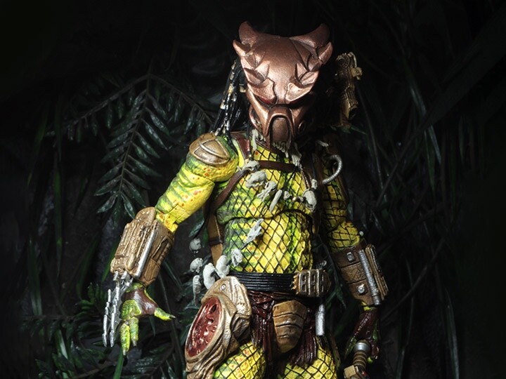 NECA Toys • Elder: The Golden Angel Ultimate Edition Predator • Ships ...